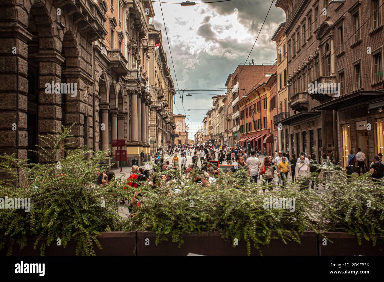 Via rizzoli in bologna hi-res stock photography and images - Alamy