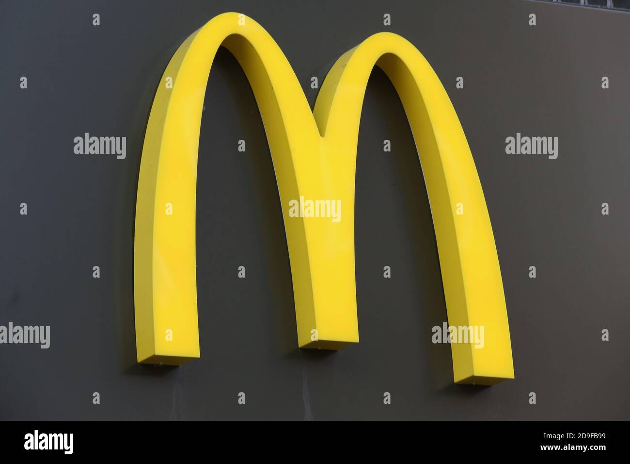 Macdonalds signs hi-res stock photography and images - Alamy