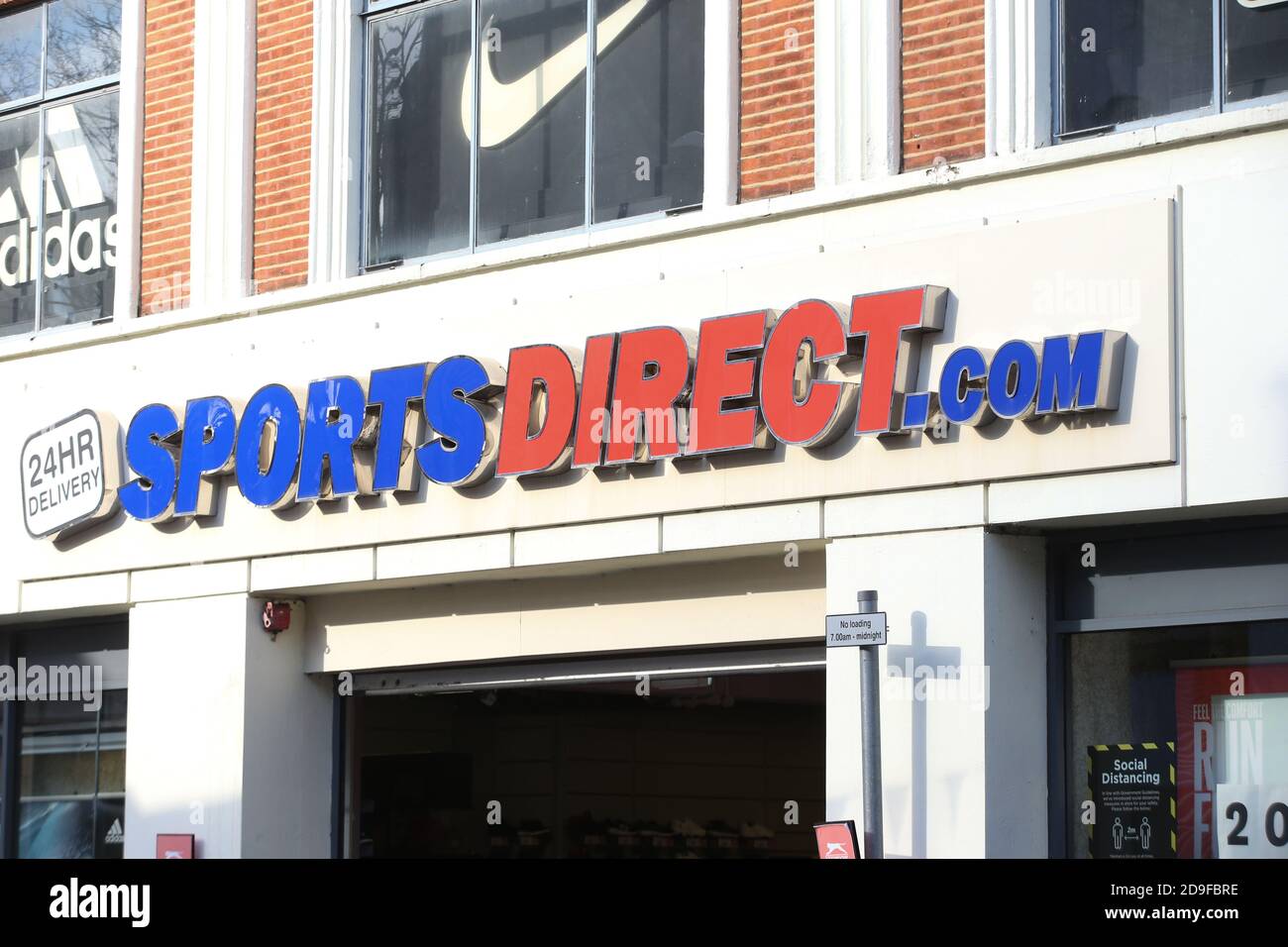 Sports direct store closure hi-res stock photography and images - Alamy