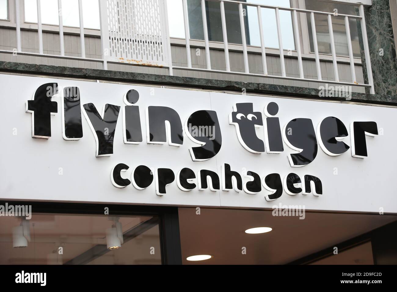 Flying tiger sign hi-res stock photography and images - Alamy