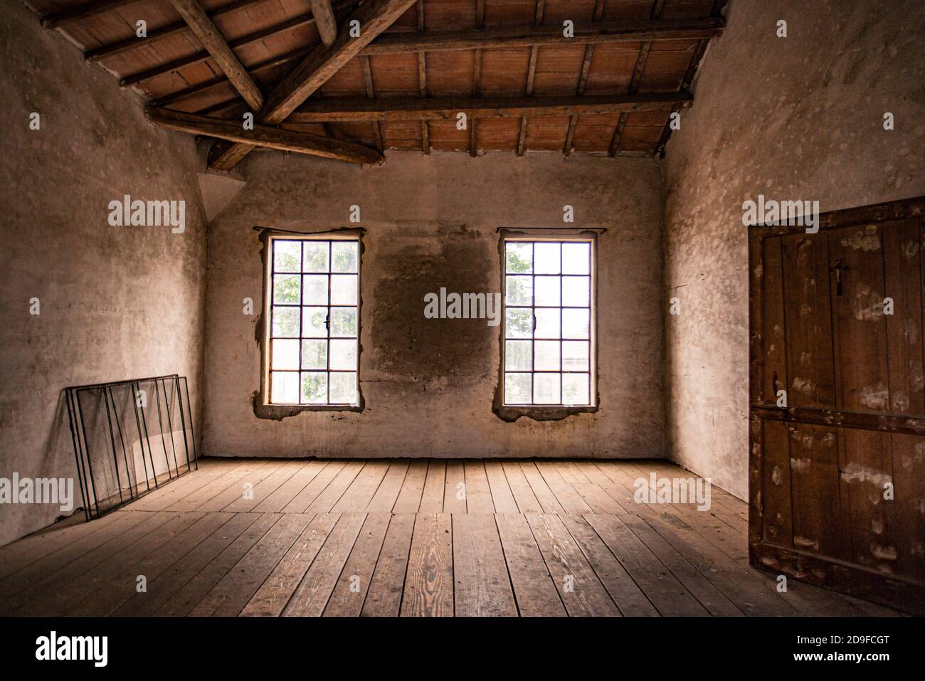 Empty old room stone wall wooden dirty retro hi-res stock photography ...