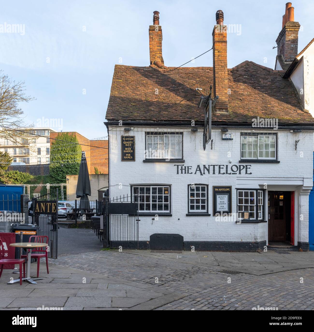 The Antelope - public house - Church Square, High Wycombe ...