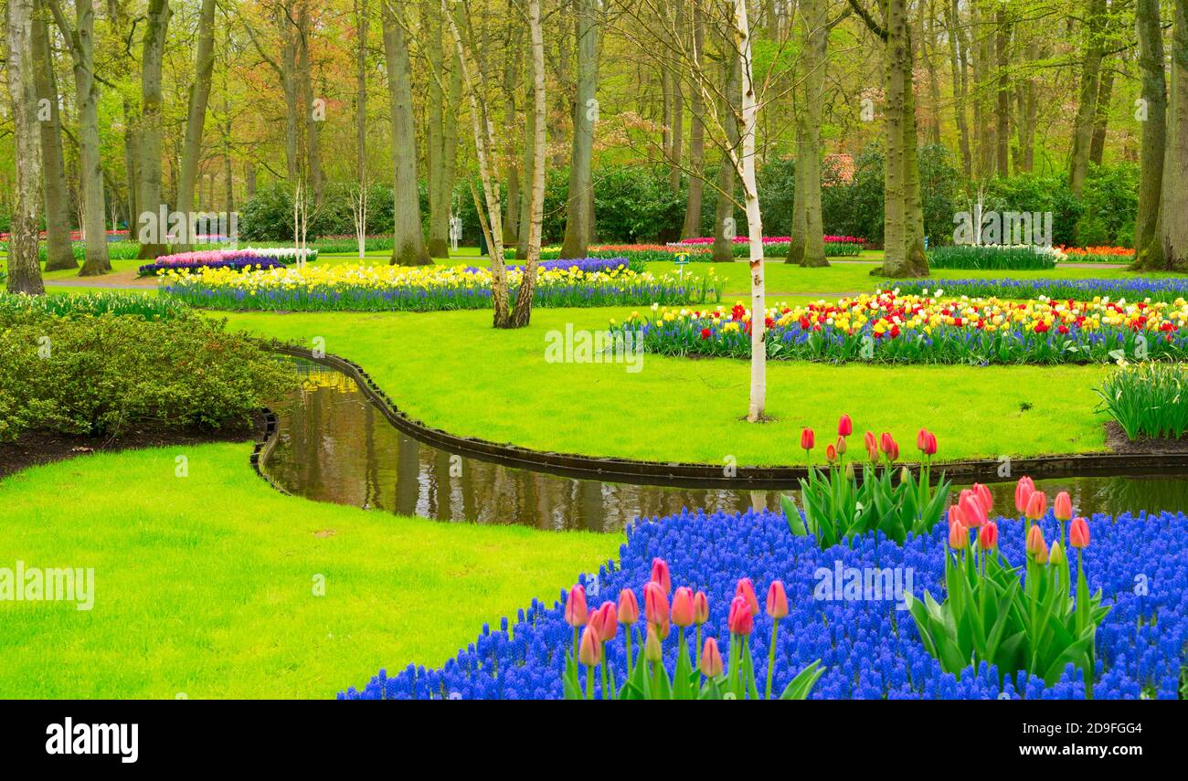 Springtime formal garden hi-res stock photography and images - Alamy