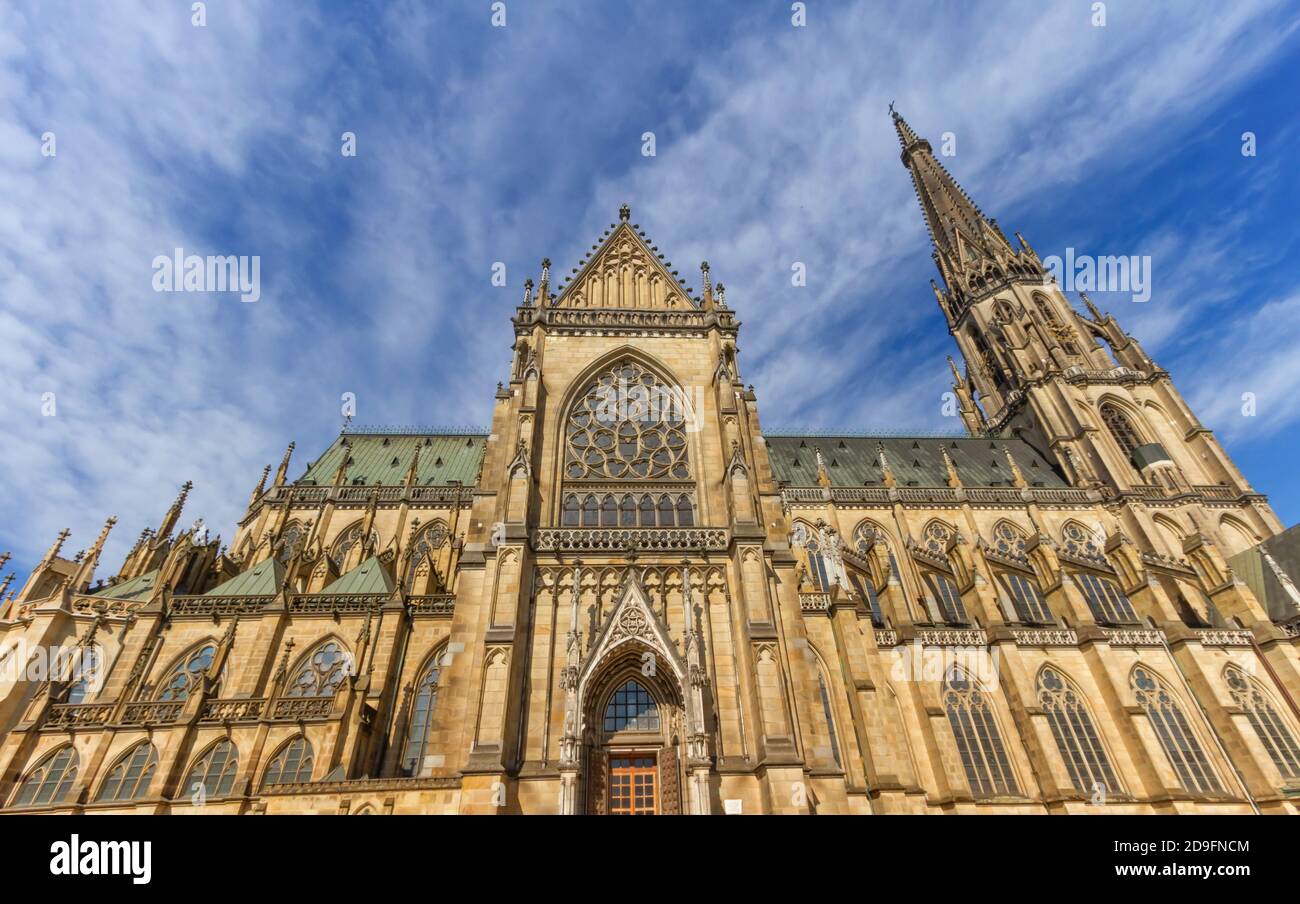 Neuer dom linz hi-res stock photography and images - Alamy