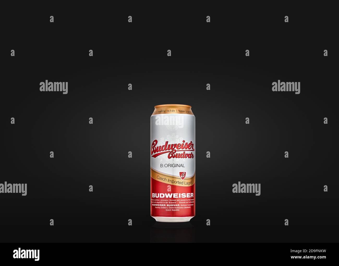 Budweiser gold can hi-res stock photography and images - Alamy