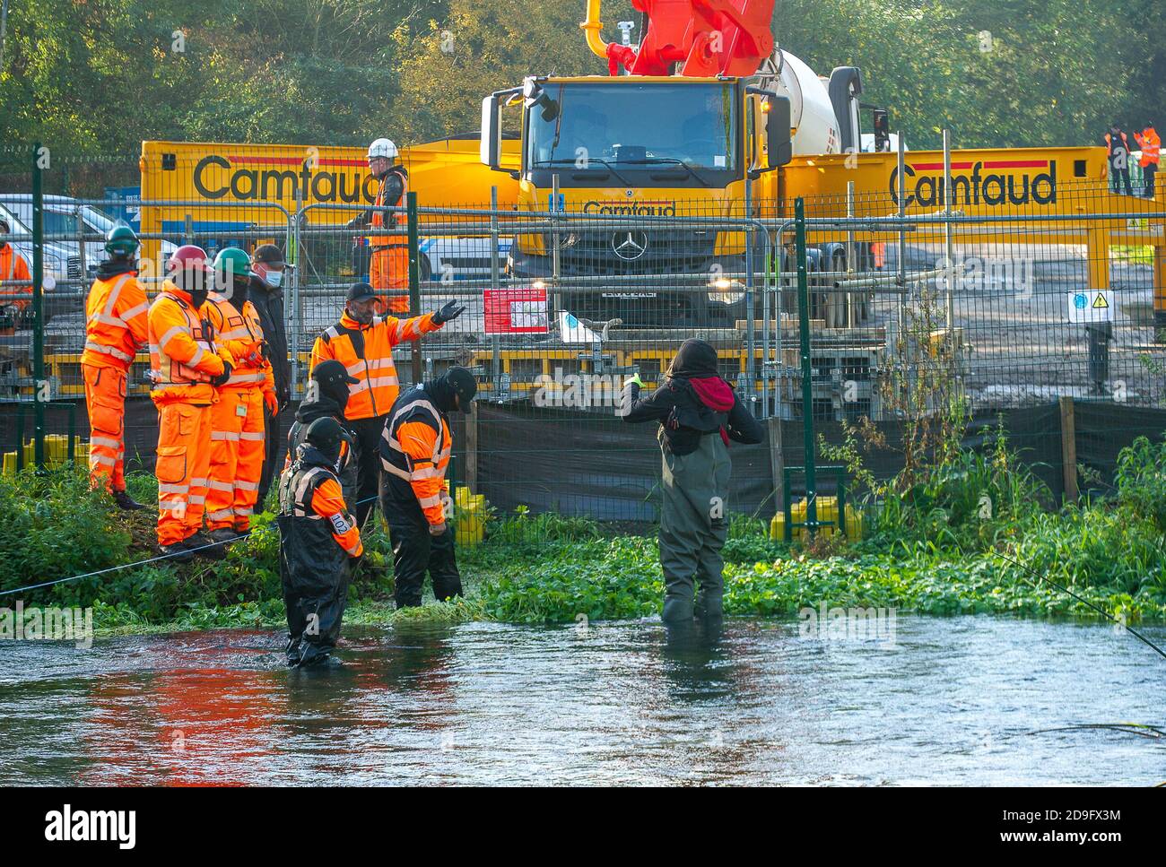 Denham, Buckinghamshire, UK. 5th November, 2020. An anti HS2 protester ...