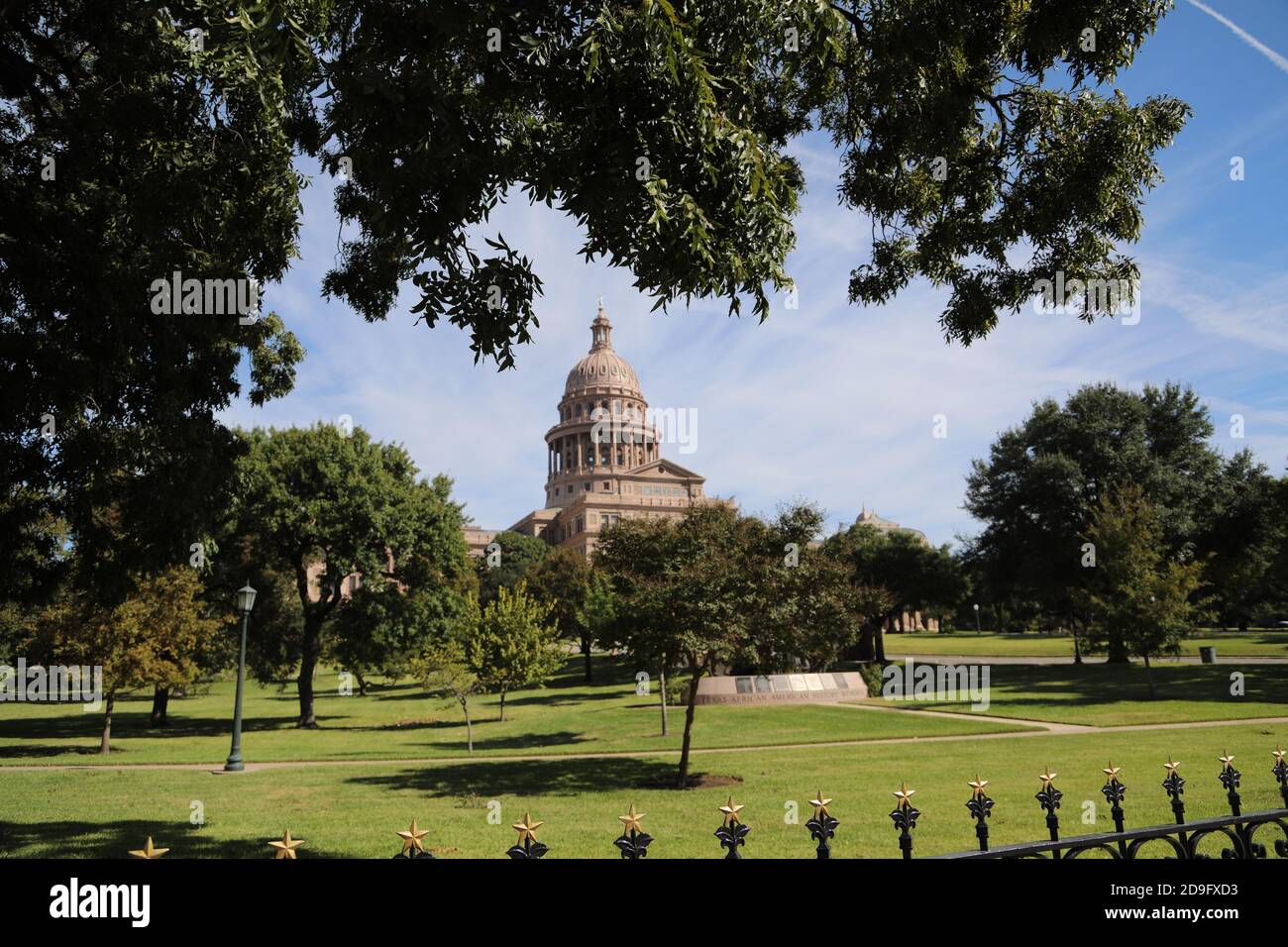 University of texas austin voting hi-res stock photography and images ...