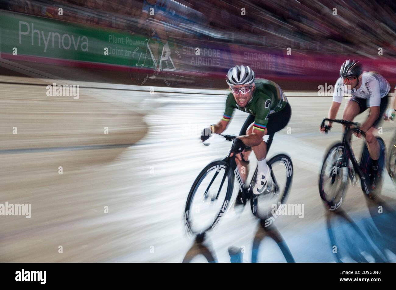 Madison track cycling hi-res stock photography and images - Alamy