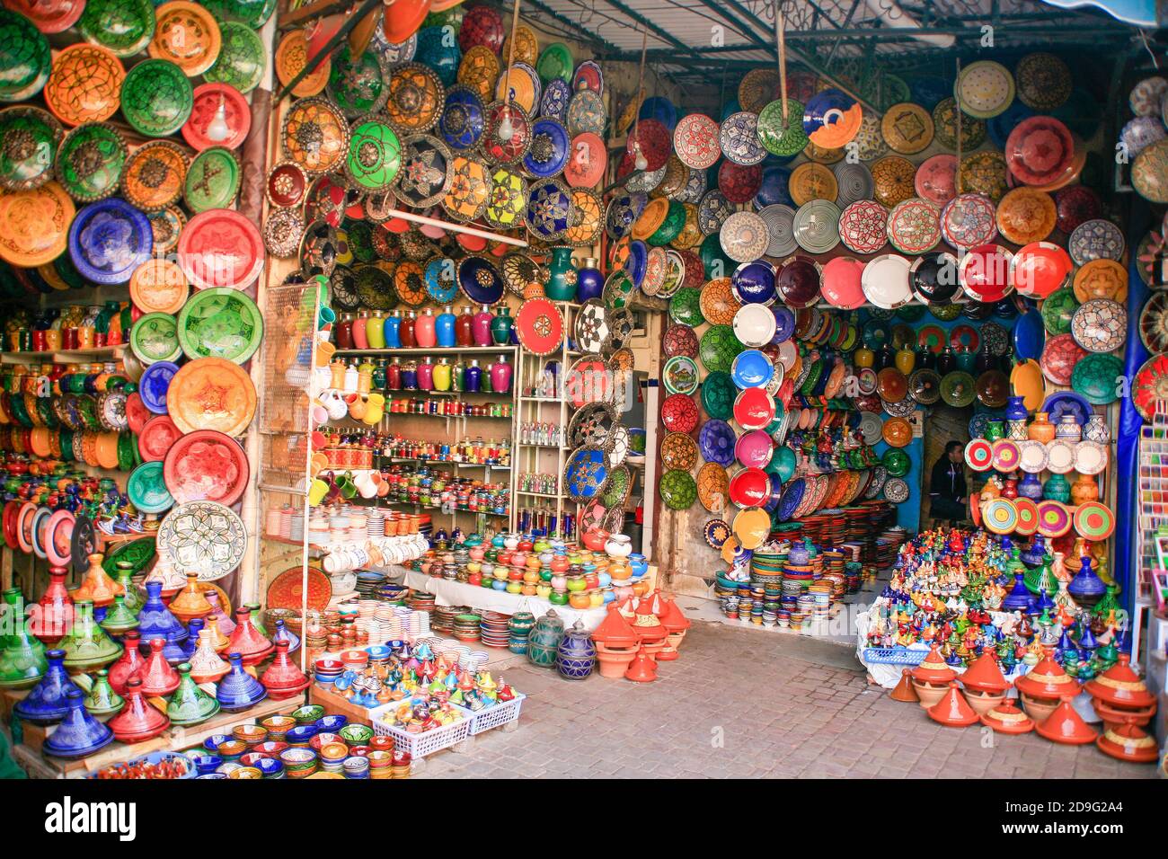 Souvenir shop, Marrakech Souk, Morocco Stock Photo - Alamy