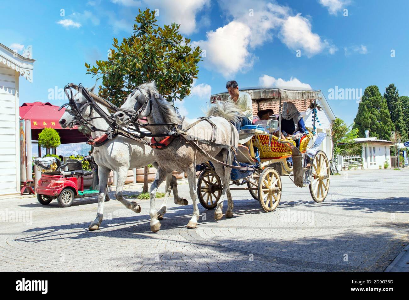 Turkish horse drawn cart hi-res stock photography and images - Alamy