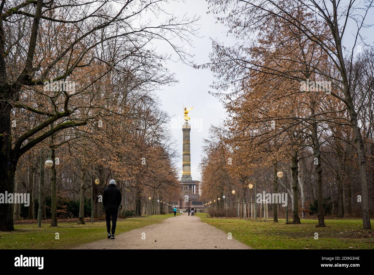 Spring in berlin people hi-res stock photography and images - Alamy