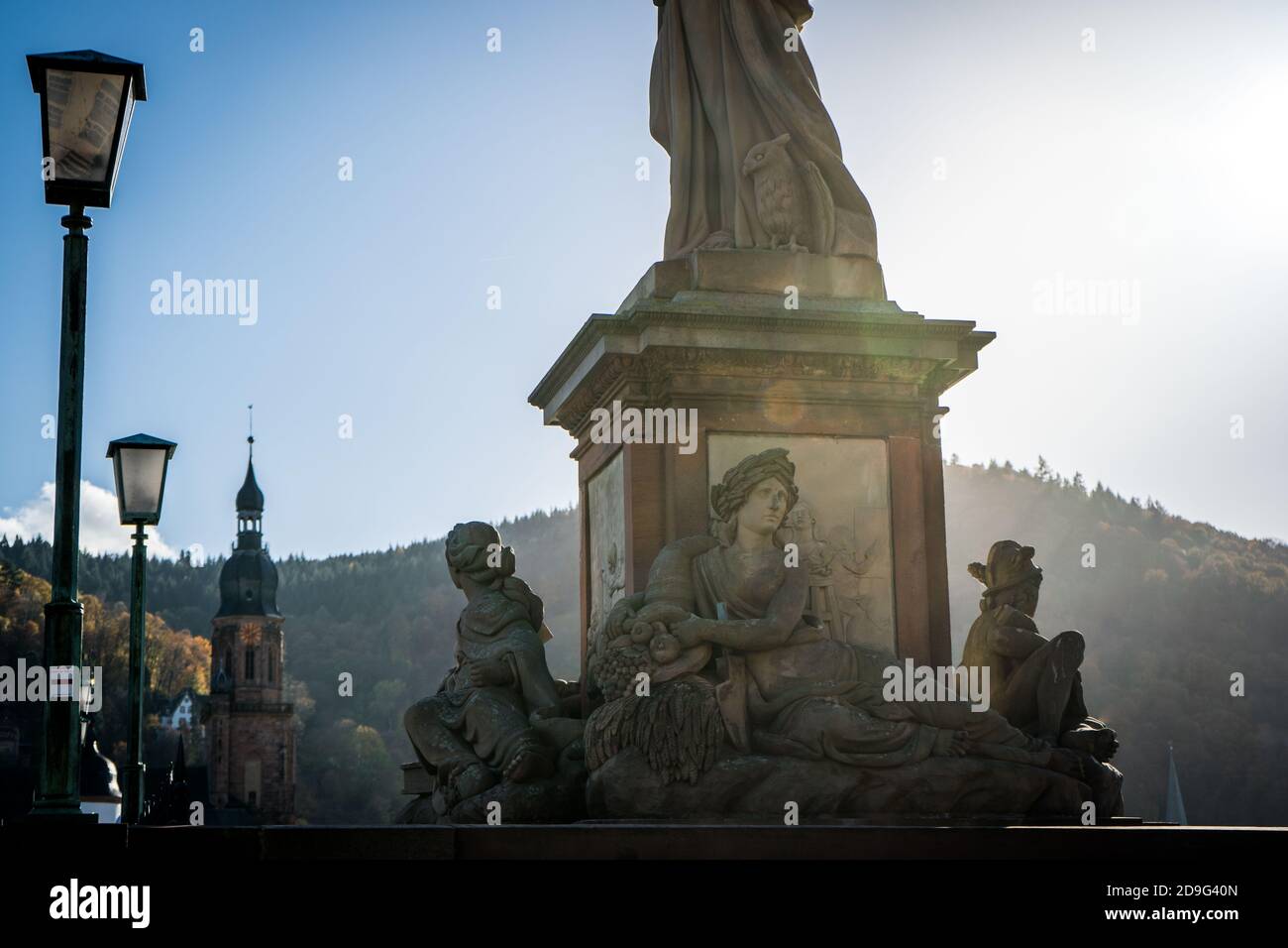 Beggar statue hi-res stock photography and images - Alamy