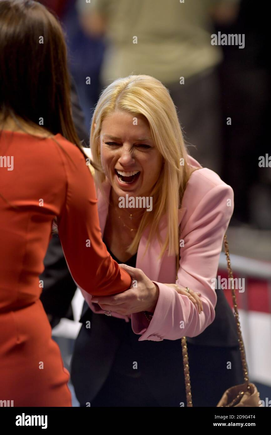 Former florida attorney general pam bondi hi-res stock photography and ...