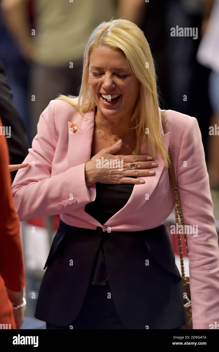 Attorney general pam bondi republican hi-res stock photography and ...