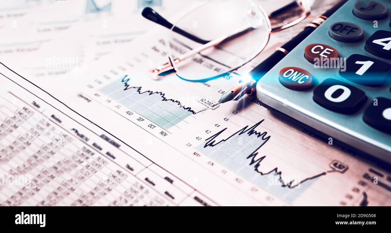 Digital banking statistics hi-res stock photography and images - Alamy