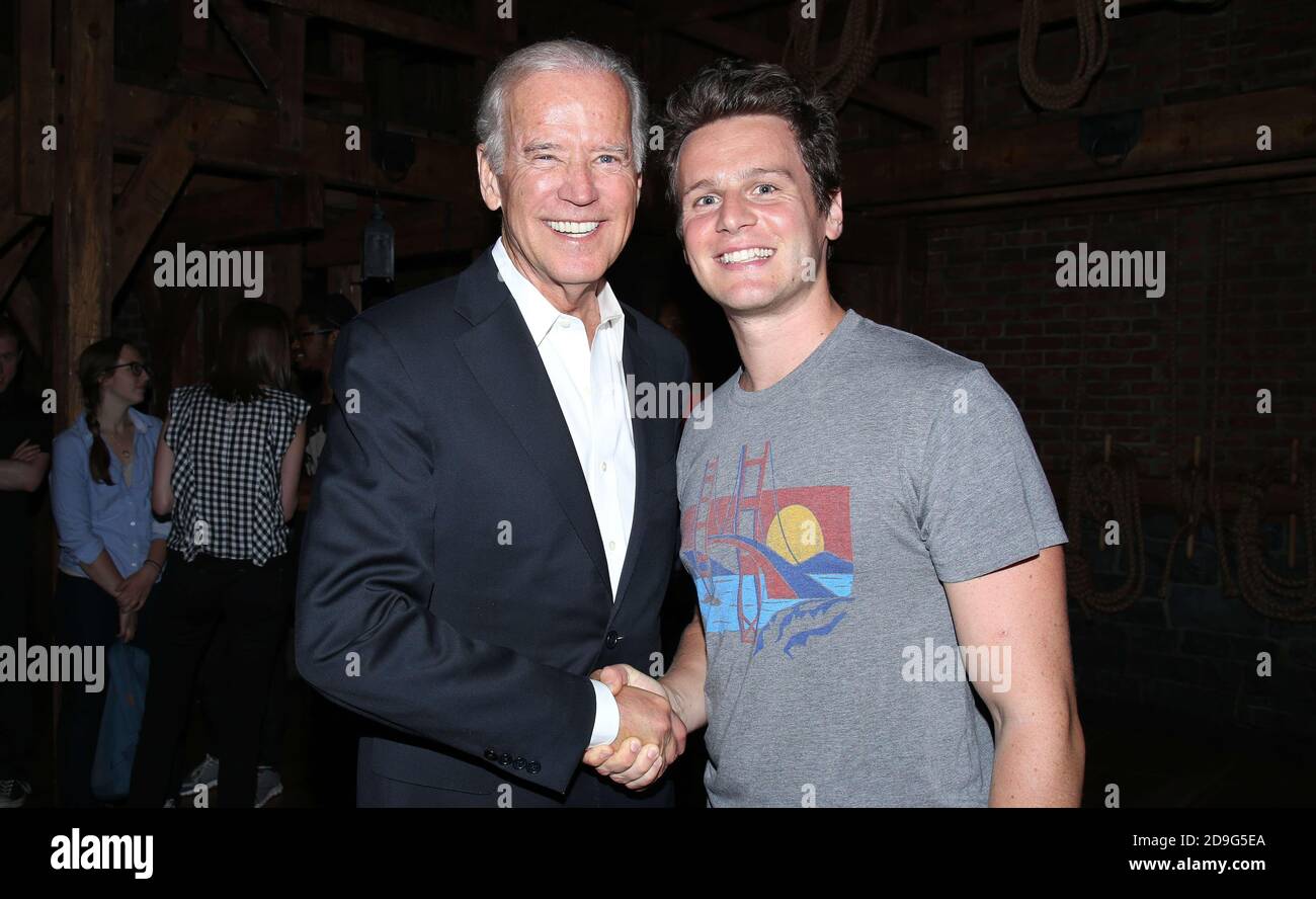 Jonathan groff hamilton hi-res stock photography and images - Alamy