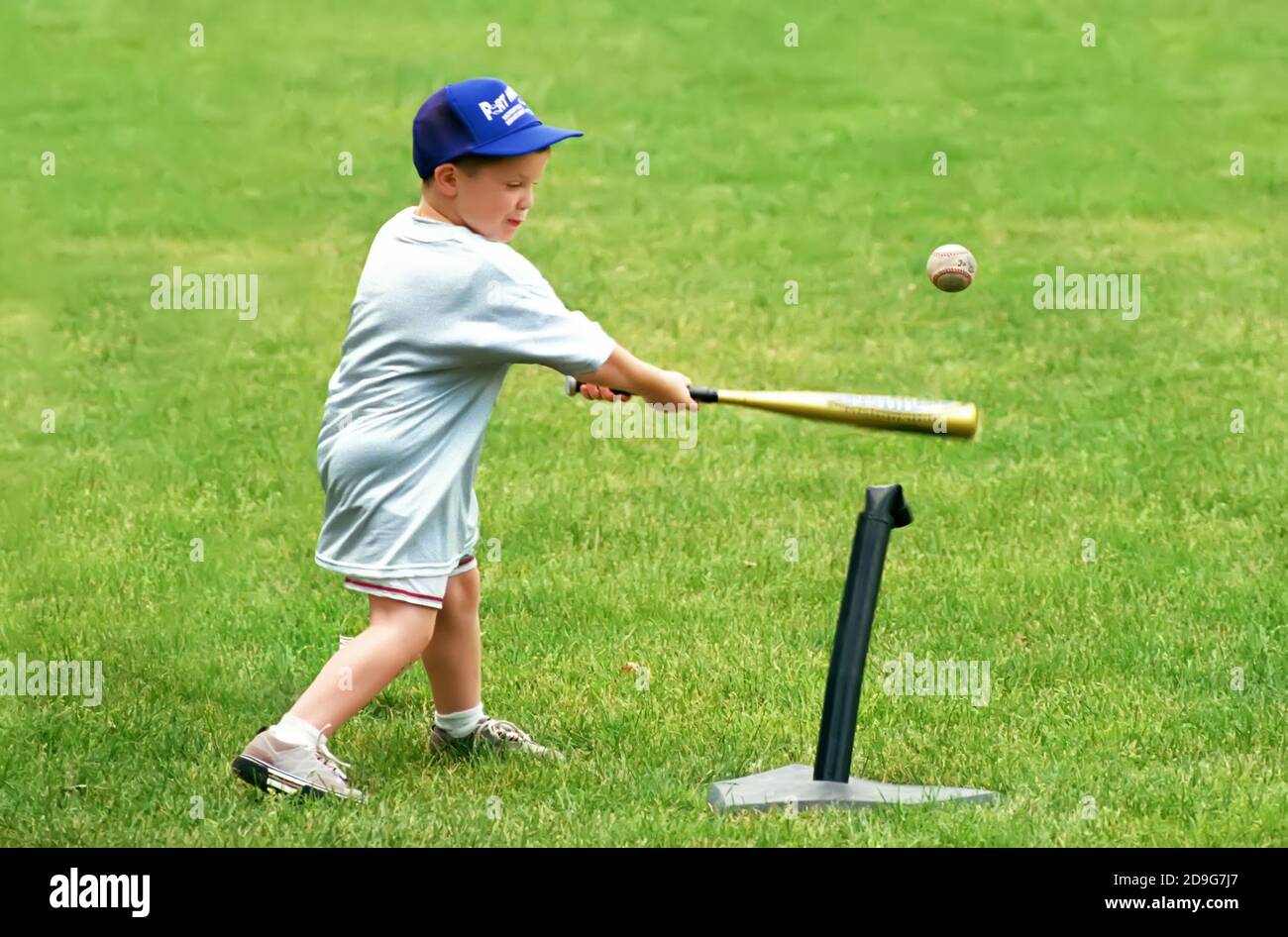 Hitting girls hi-res stock photography and images - Alamy