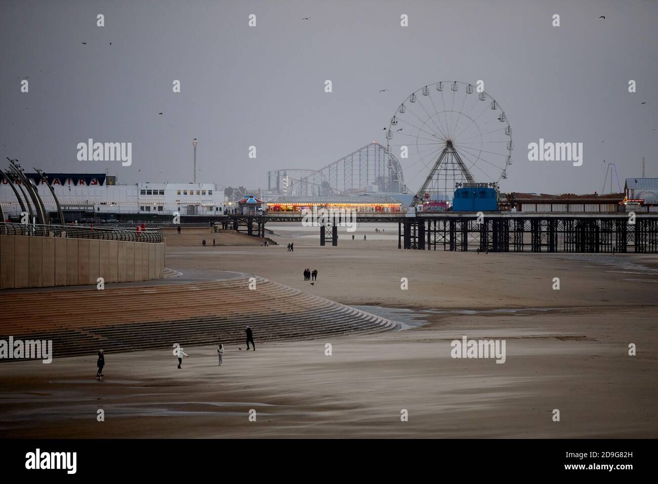 Big wheel on blackpool pier hi-res stock photography and images - Alamy