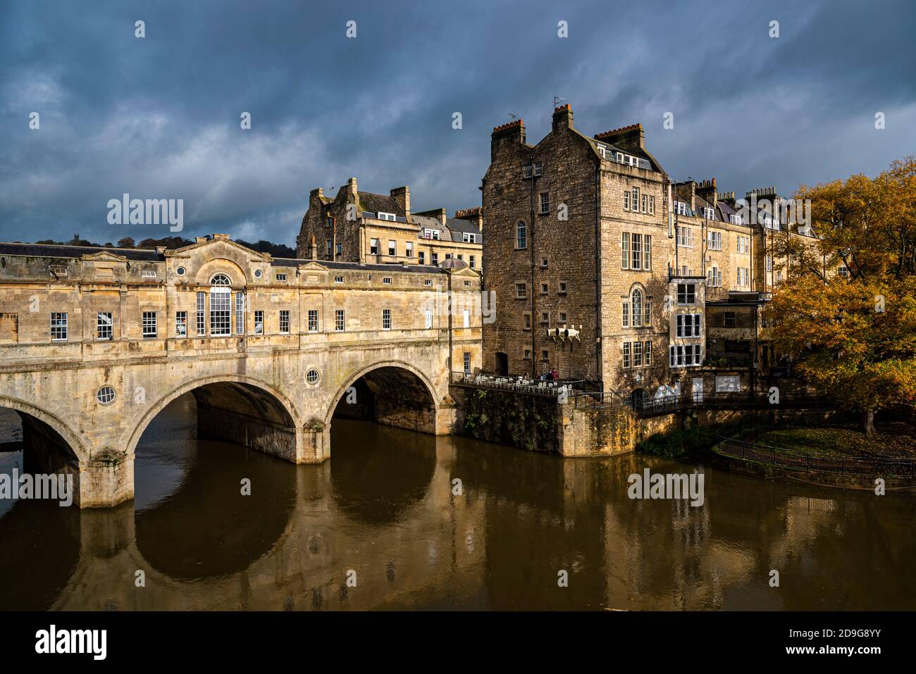 Neoclassical bridge hi-res stock photography and images - Alamy