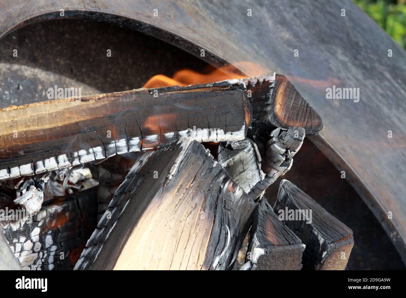 Holzscheite hi-res stock photography and images - Alamy