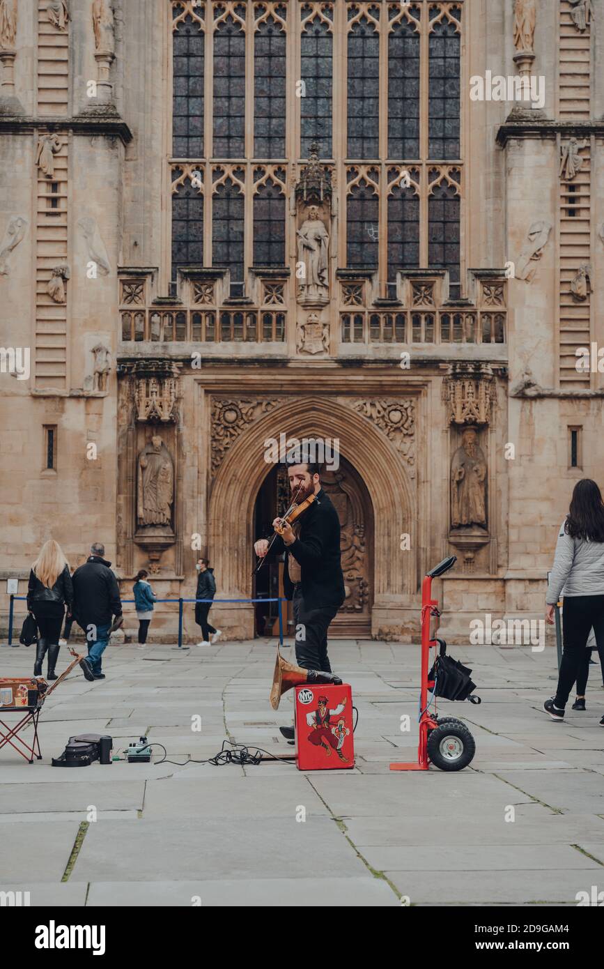 European europe violin busker hi-res stock photography and images - Alamy
