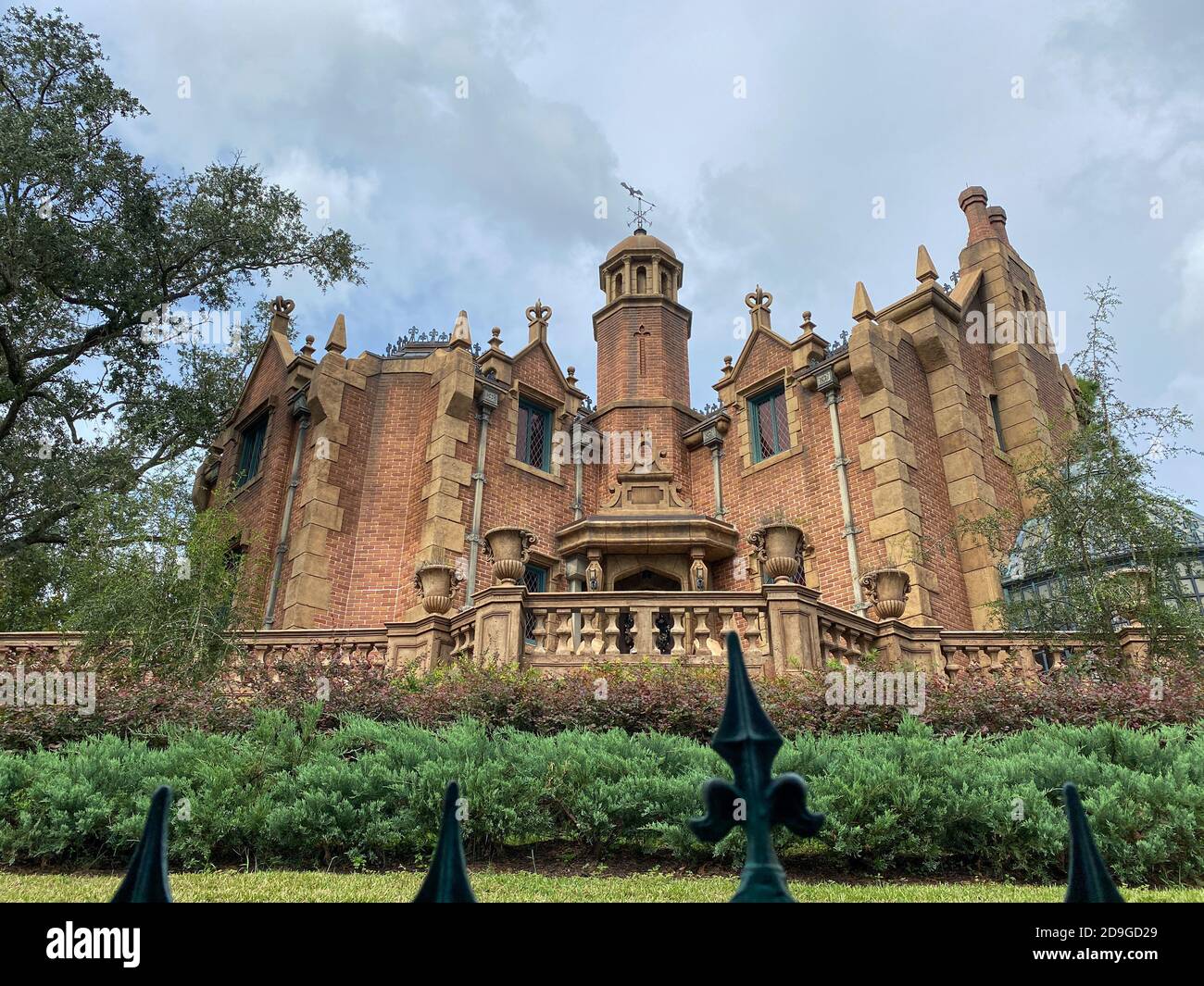Haunted Mansion Ride Disney World