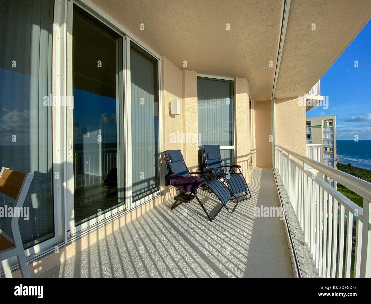 Balcony hotel view florida hi-res stock photography and images - Alamy