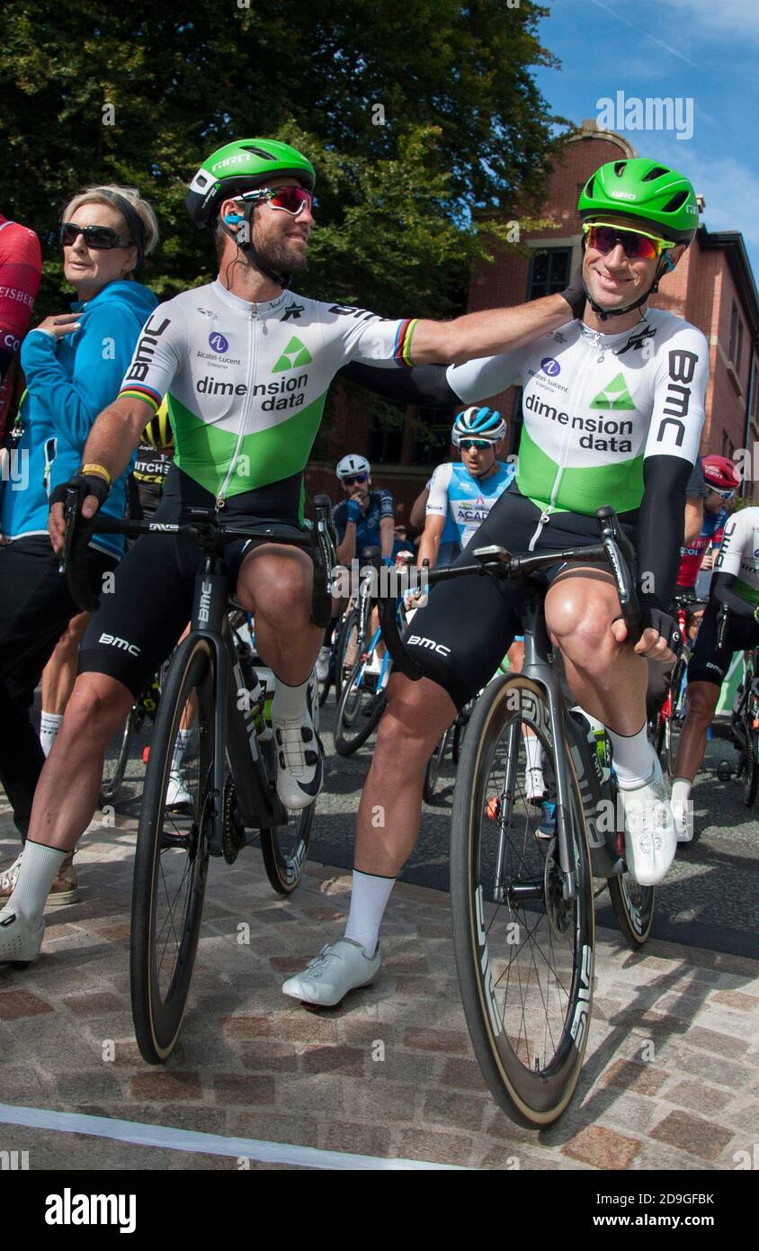 Mark Renshaw with his friend and team mate Mark Cavendish in his final ...