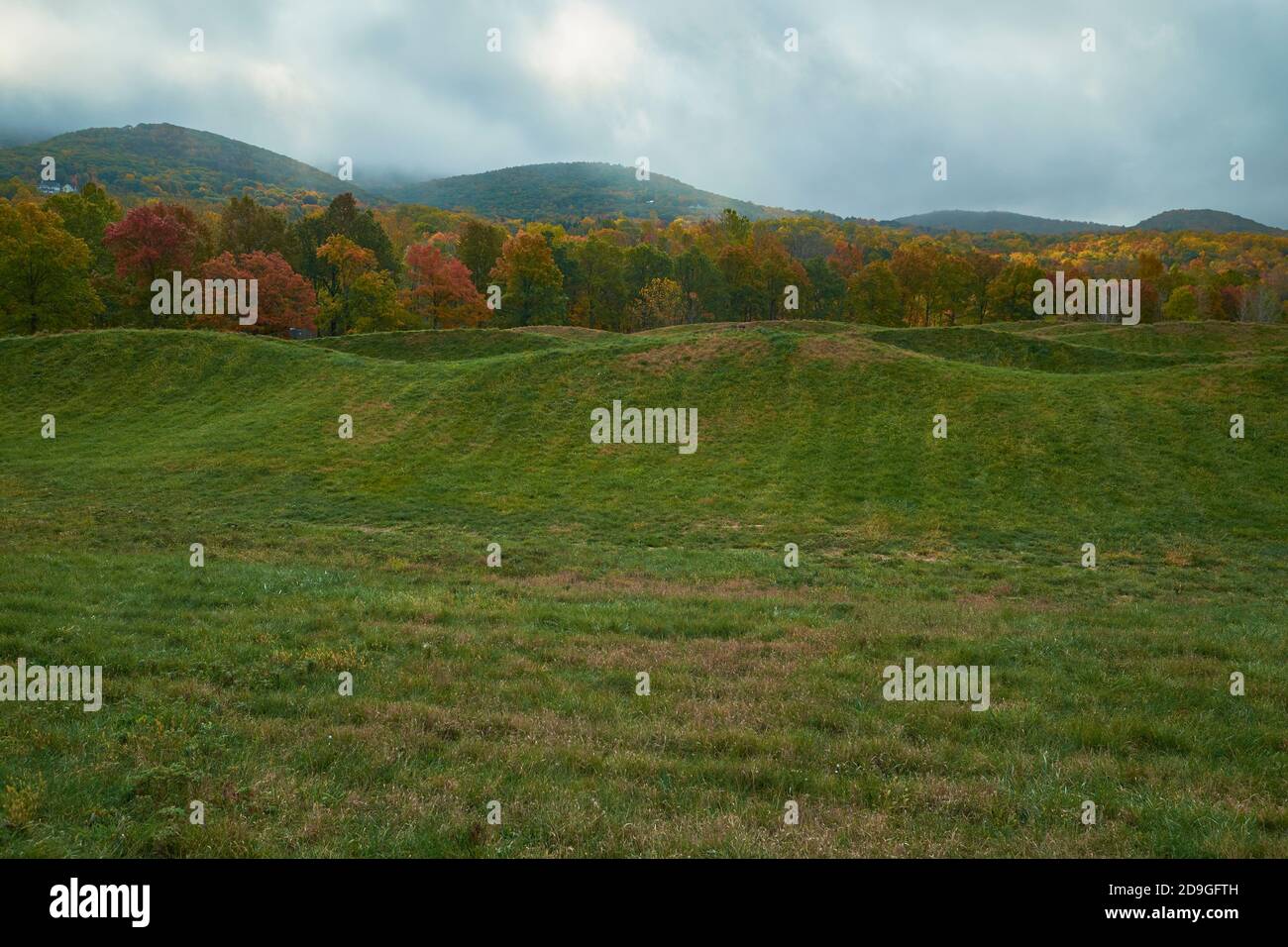 Looking at Maya Lin's earth sculpture, Wavefield. During autumn, peak ...