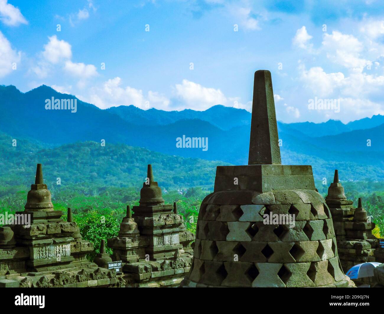Ancient buddhist stupas hi-res stock photography and images - Alamy
