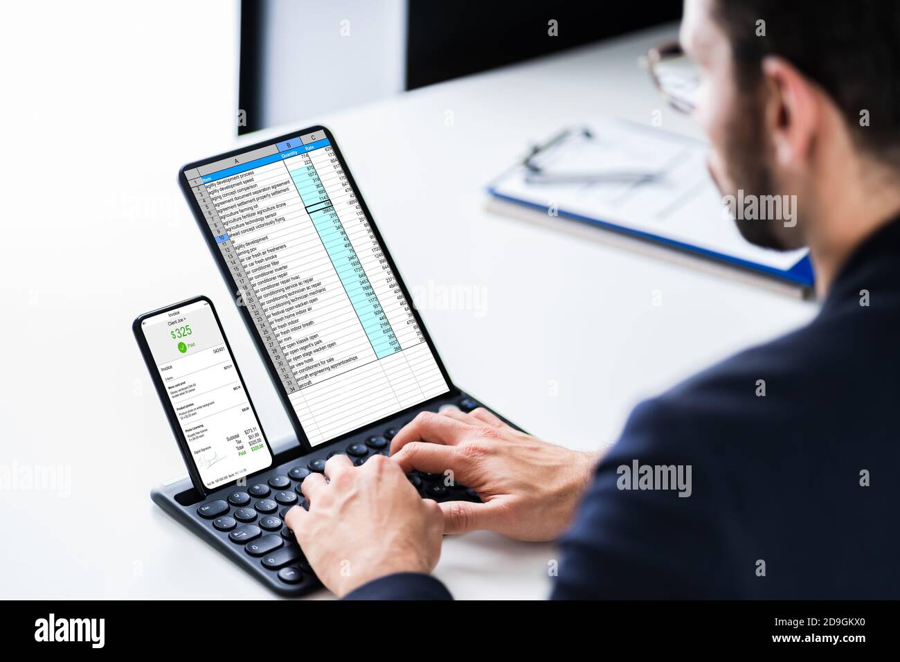 Computer audit hi-res stock photography and images - Alamy