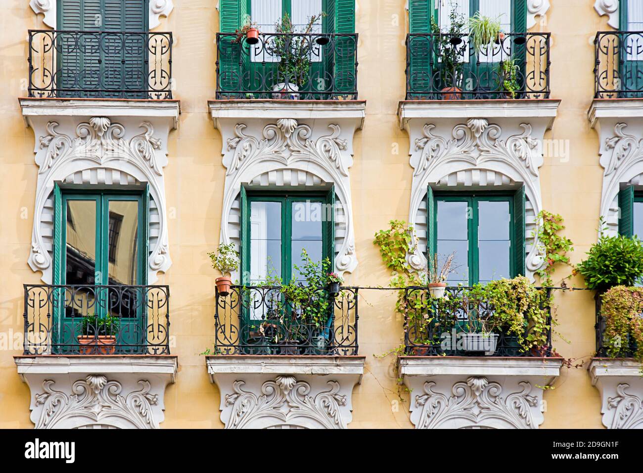 Beautiful horizontal shot balcony hi-res stock photography and images ...