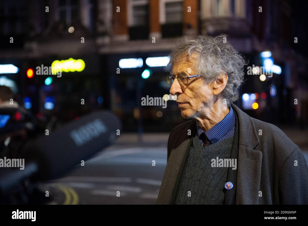 Conspiracy theorist piers corbyn hi-res stock photography and images ...
