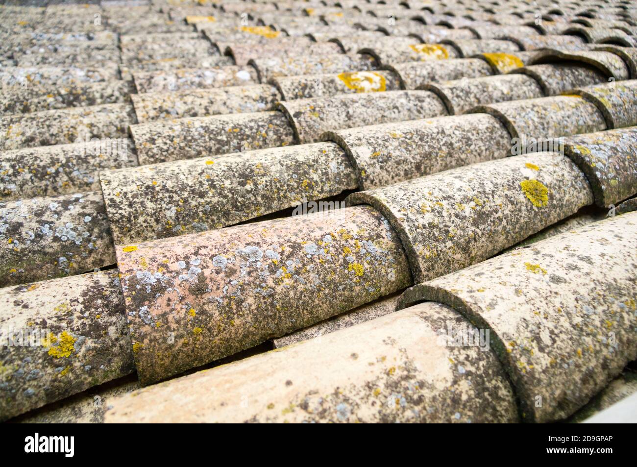 Closeup high angle shot of weathered roof tile pattern Stock Photo - Alamy