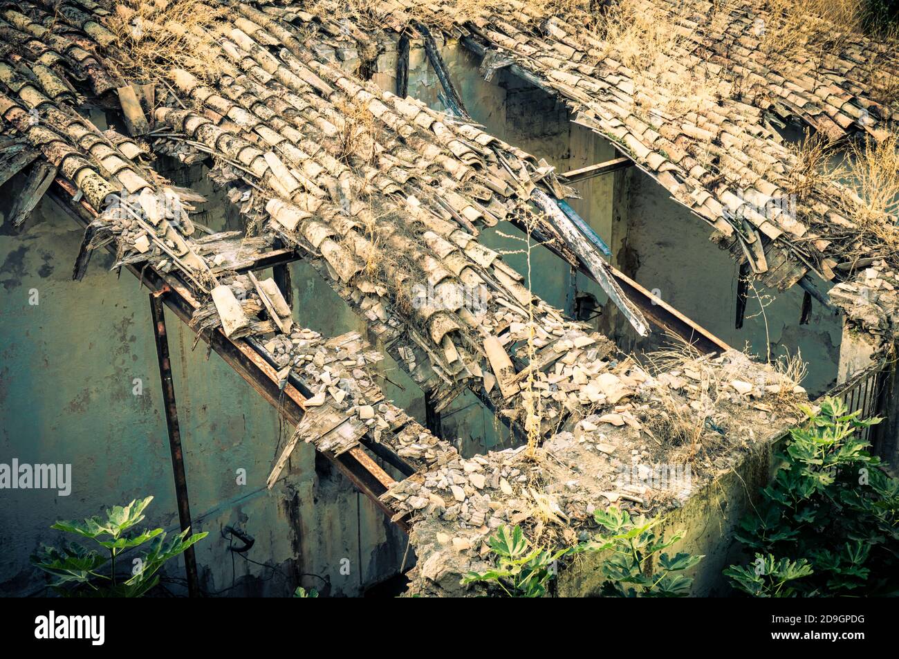 High angle shot of a destroyed rooftop Stock Photo - Alamy