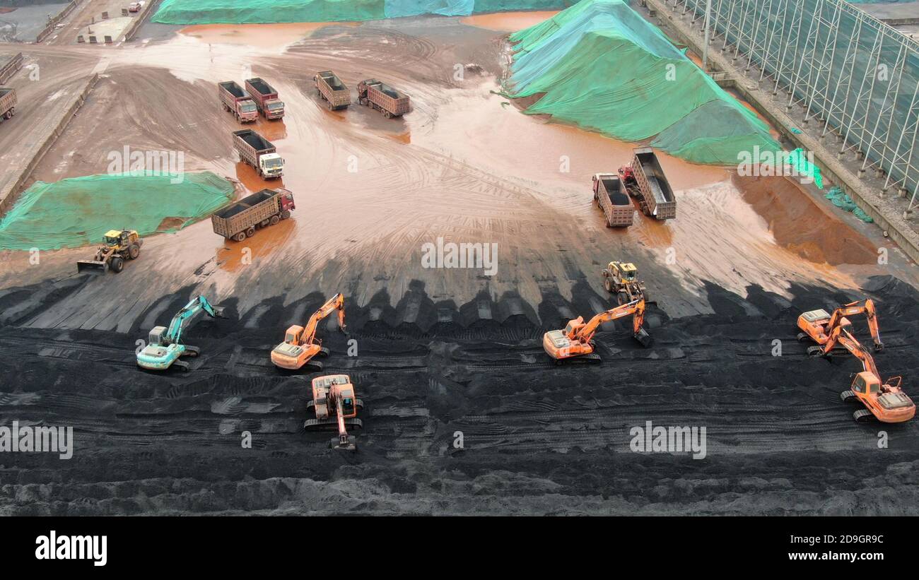 People busy working at the Rugao Port in Rugao City, east China's ...