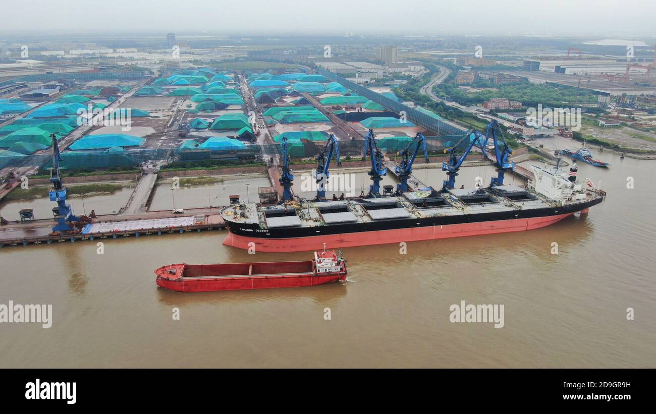 People busy working at the Rugao Port in Rugao City, east China's ...