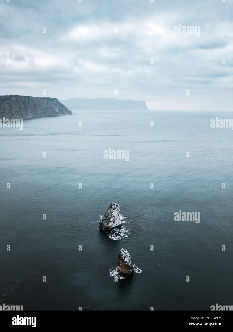 Beautiful scenic cold rocks hi-res stock photography and images - Alamy