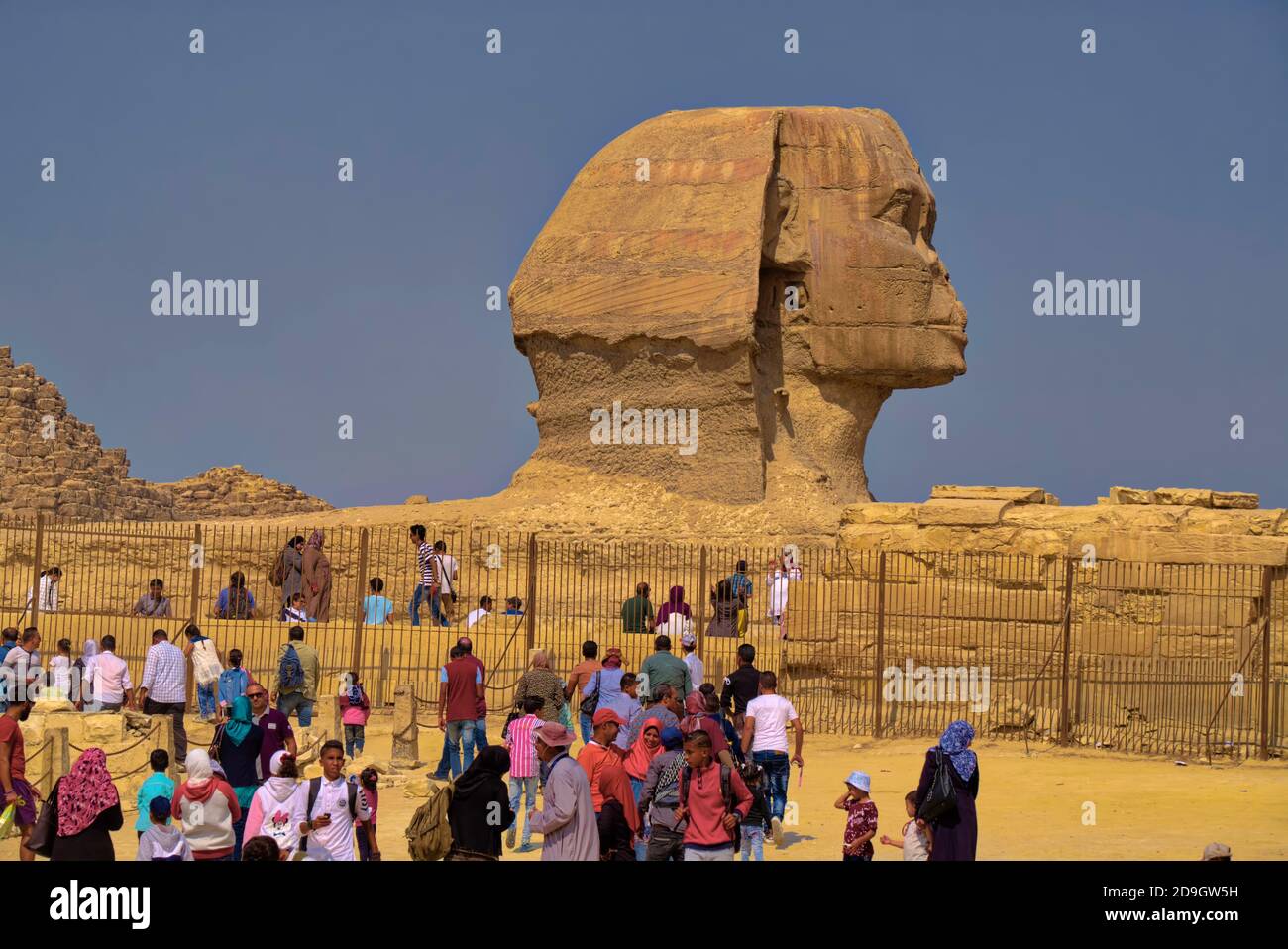 The Sphinx itself, it seems, symbolized the pharaoh presenting ...