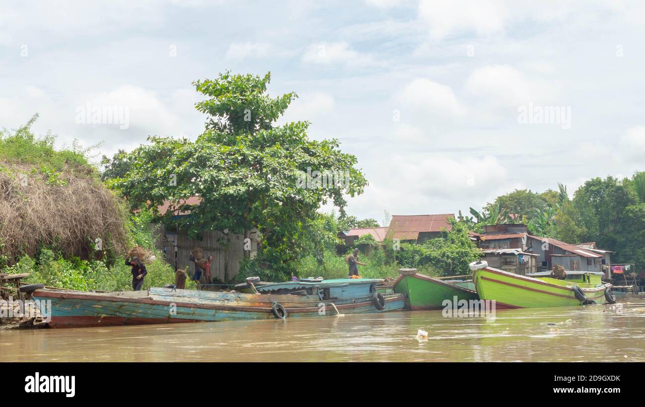 The activity of traditional sand miner at Karang Mumus river, Samarinda ...
