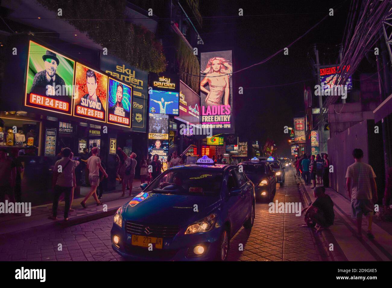 Street scene kuta bali hi-res stock photography and images - Alamy