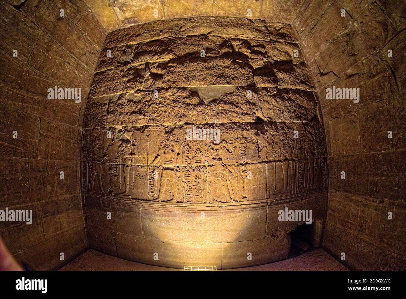 Three small antechambers, flanked by dark rooms, leads to the sanctuary ...