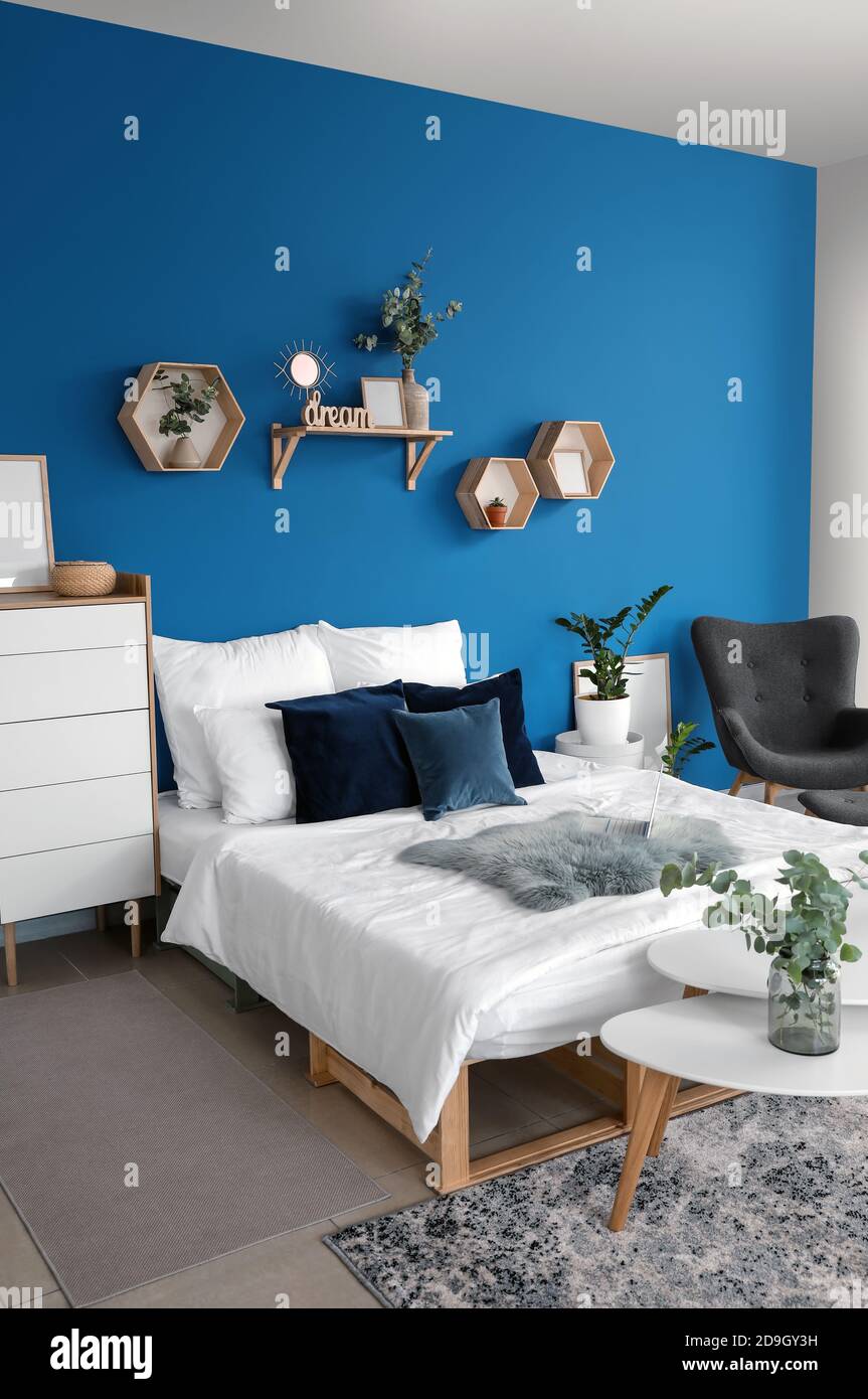 Interior of modern stylish bedroom Stock Photo - Alamy