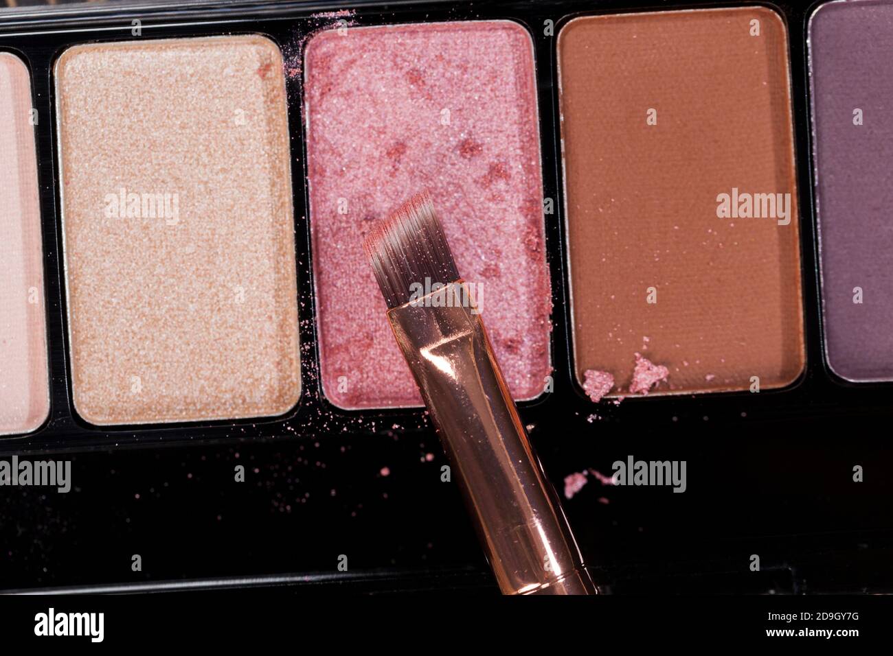 Cosmetics artistry hi-res stock photography and images - Alamy
