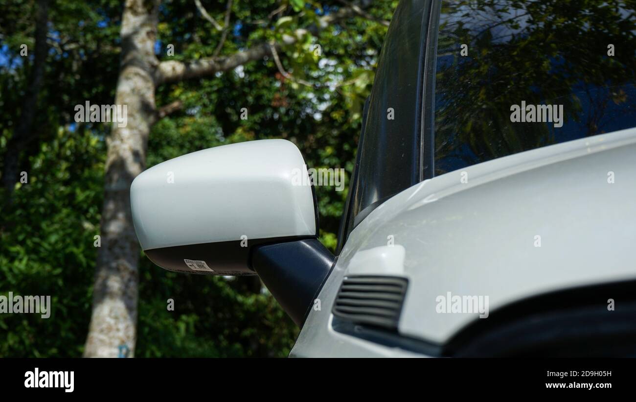 Mirrors on modern cars Stock Photo - Alamy