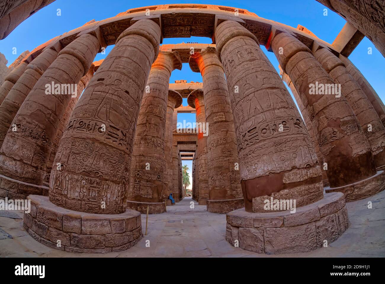 The most striking feature of the temple at Karnak is the hypostyle hall ...
