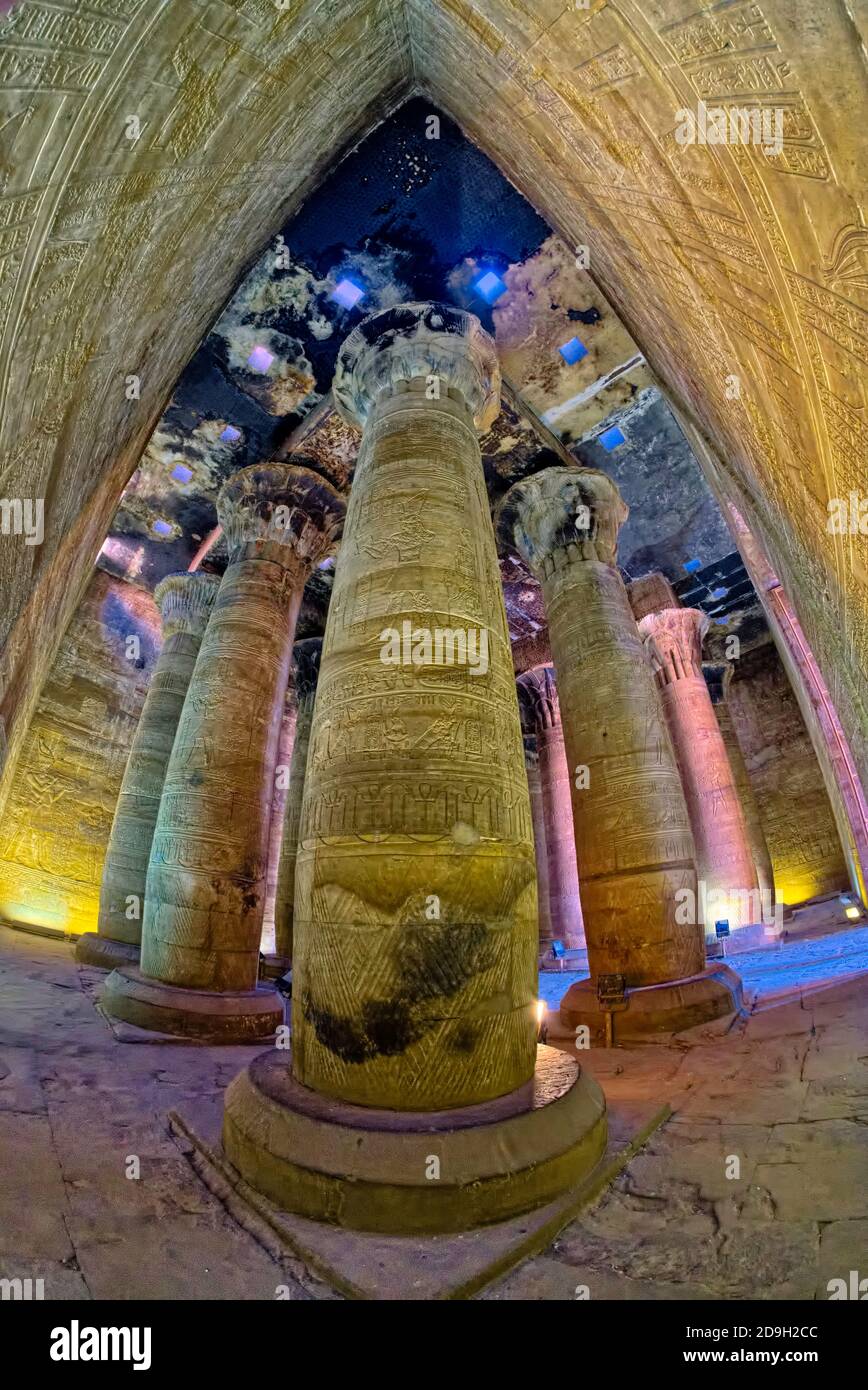 Passed through the grandiose Forecourt, you come to the much more human ...