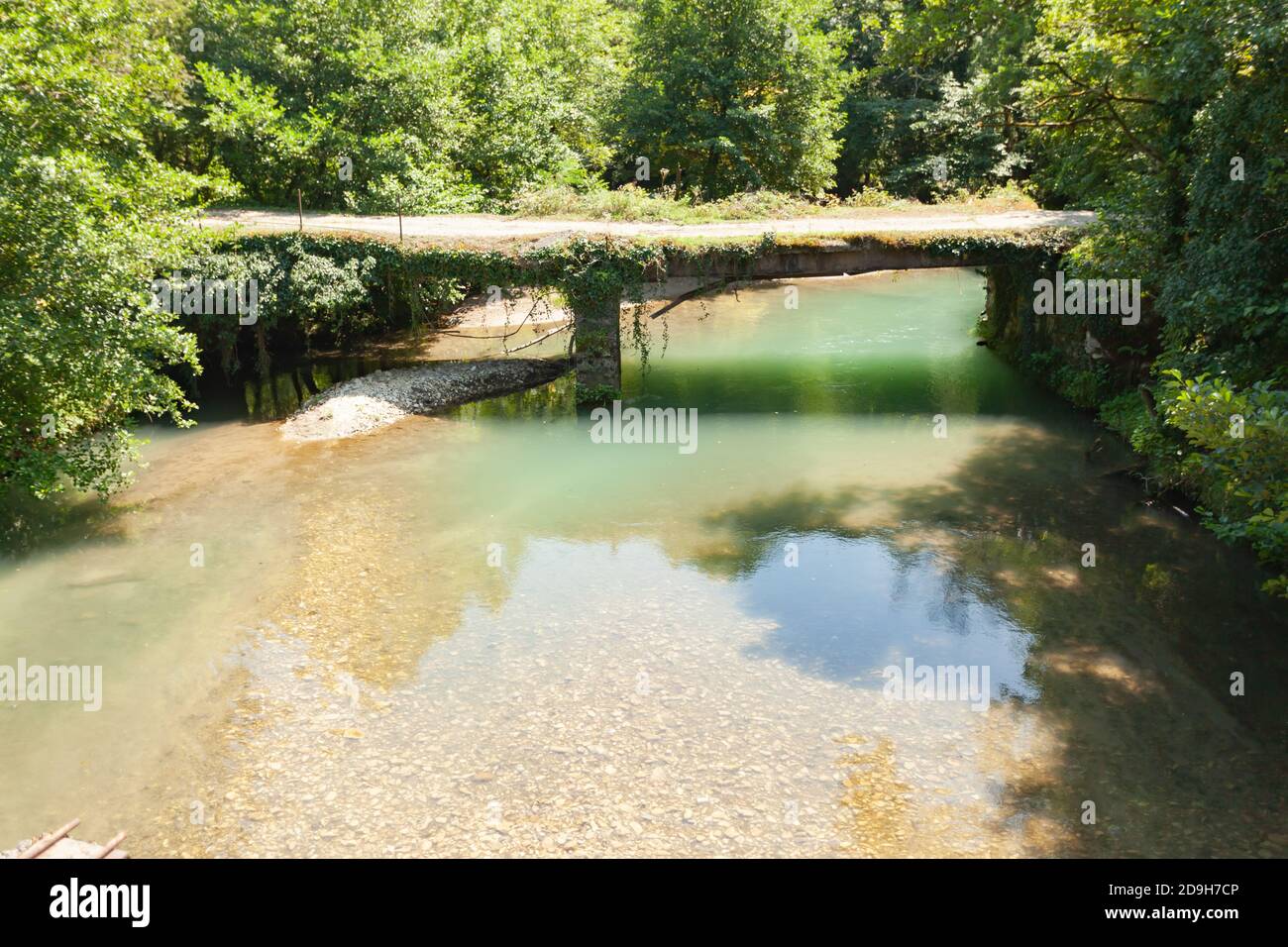 Pedestrian bridge over mountain hi-res stock photography and images - Alamy