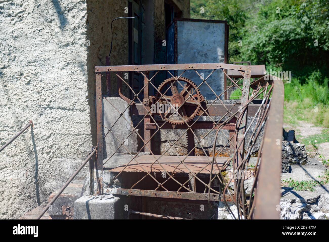 Old rusty mechanism Stock Photo - Alamy