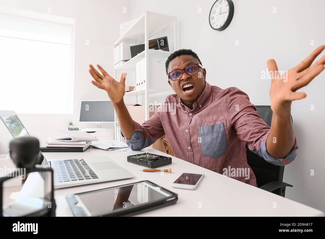 Person fixing computer angry hi-res stock photography and images - Alamy